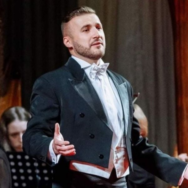 Le ténor moldave Dumitru Mîțu – phénomène du concours « SWR Junge Opernstars 2023 » - Moldavie ...